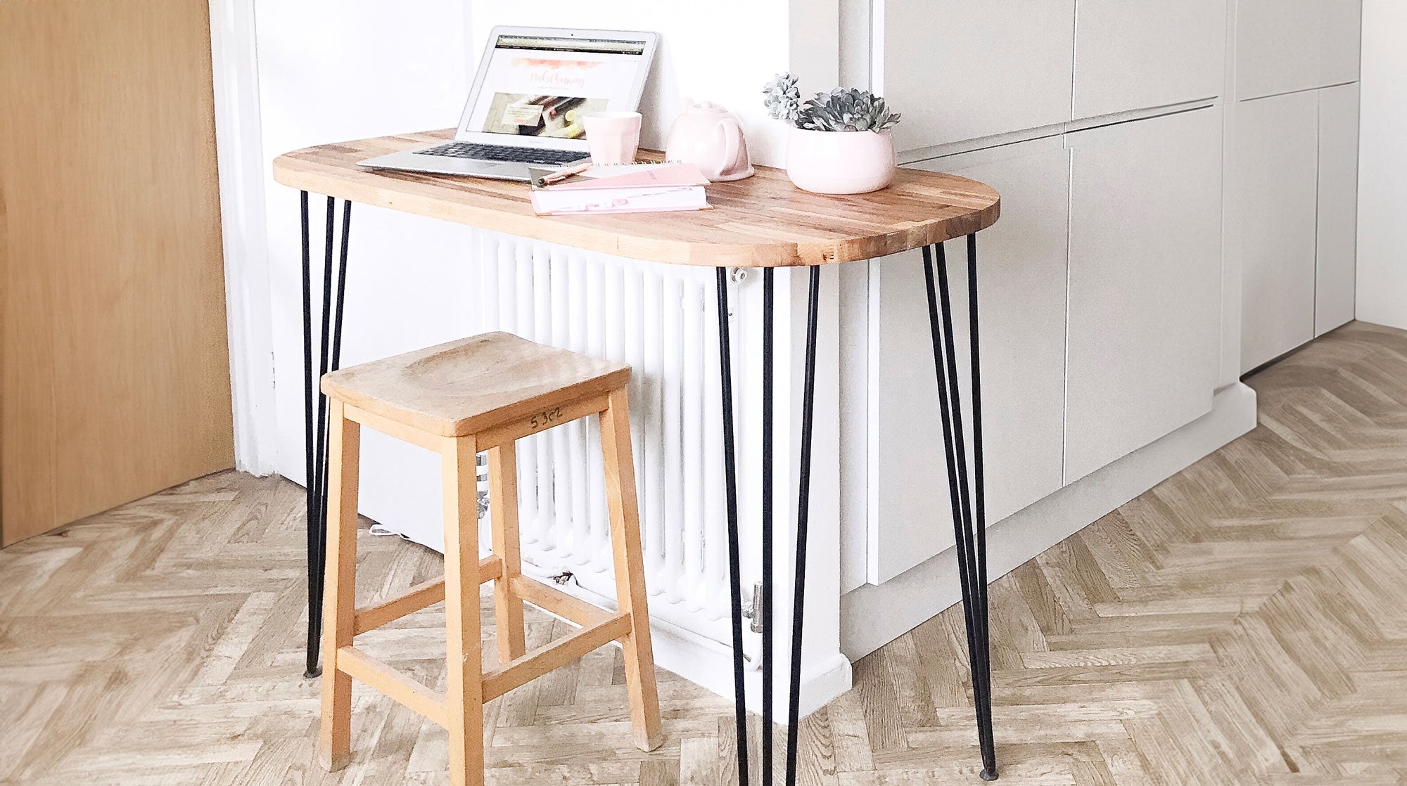 Breakfast Bar Legs | Hairpin Leg Co